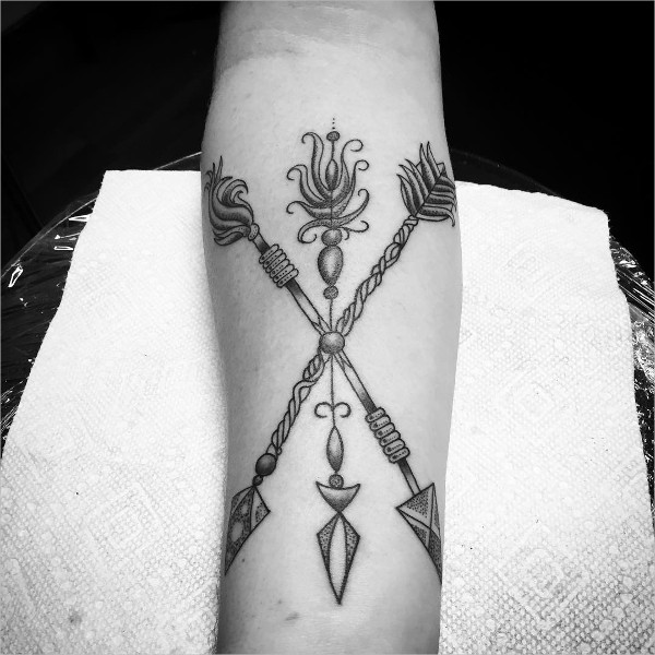 20+ Beautiful Arrow Tattoos